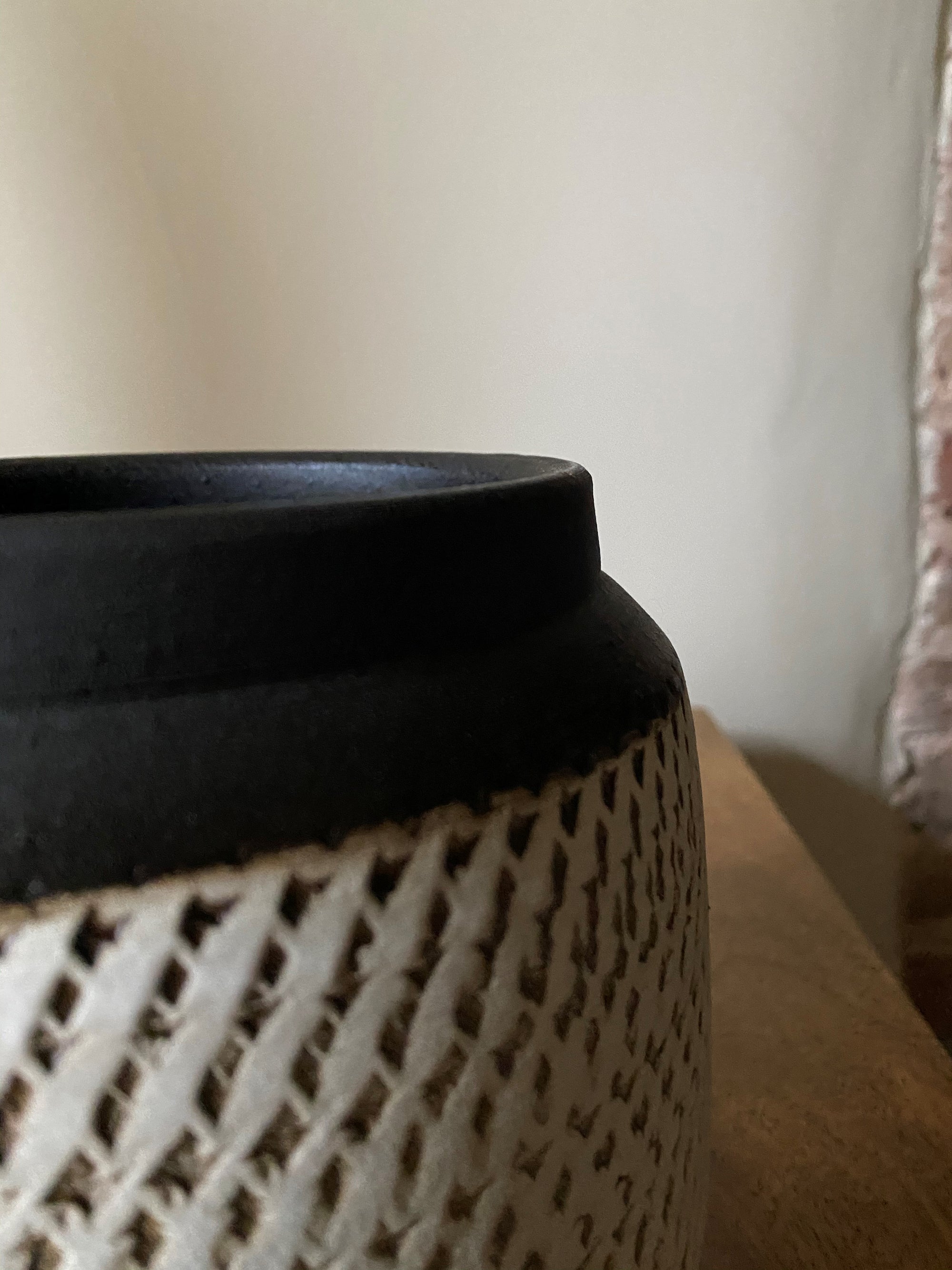 Clay Micro Dented Matt Pot Vase - Rasta.Farmers