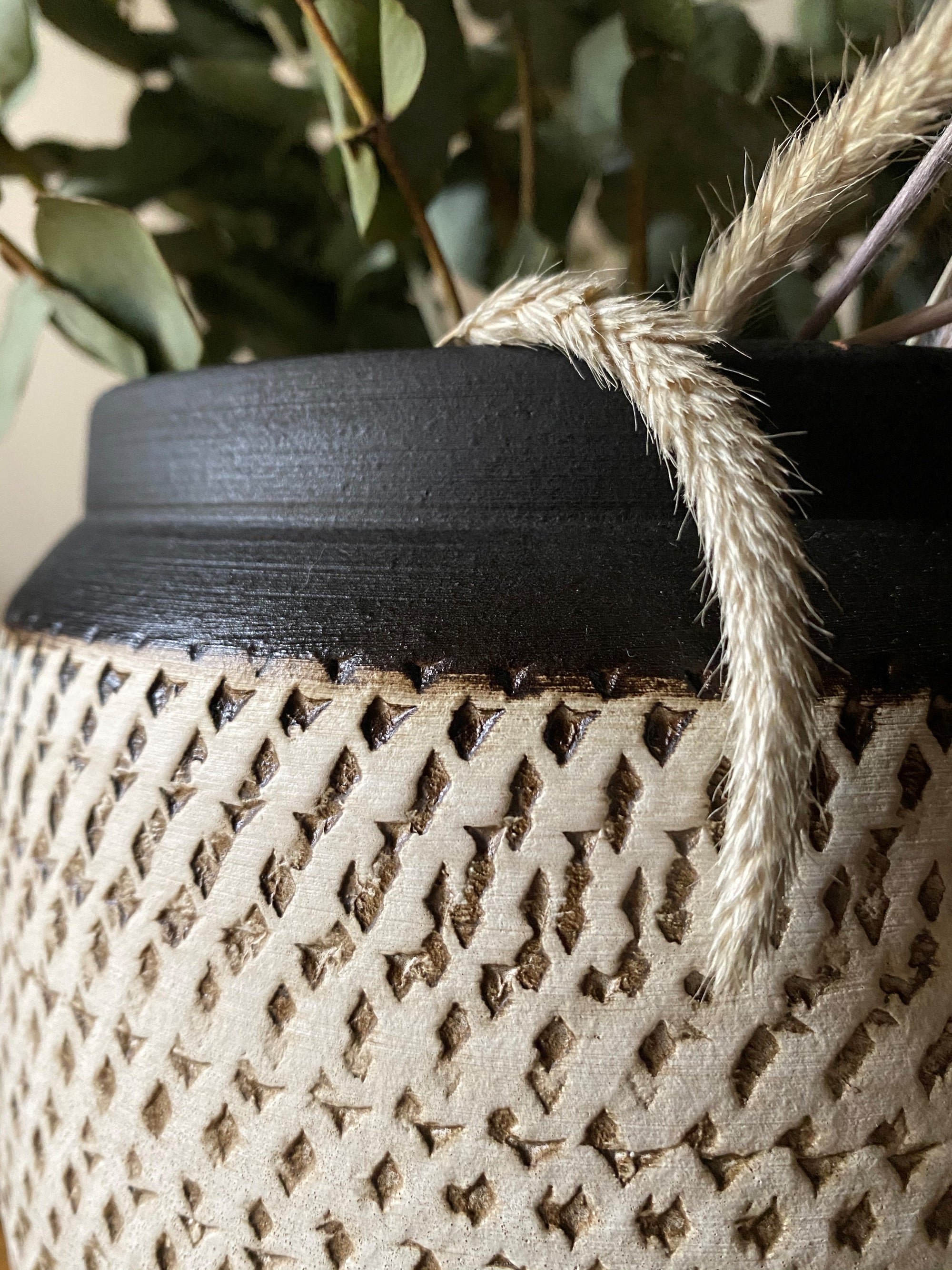 Clay Micro Dented Matt Pot Vase - Rasta.Farmers